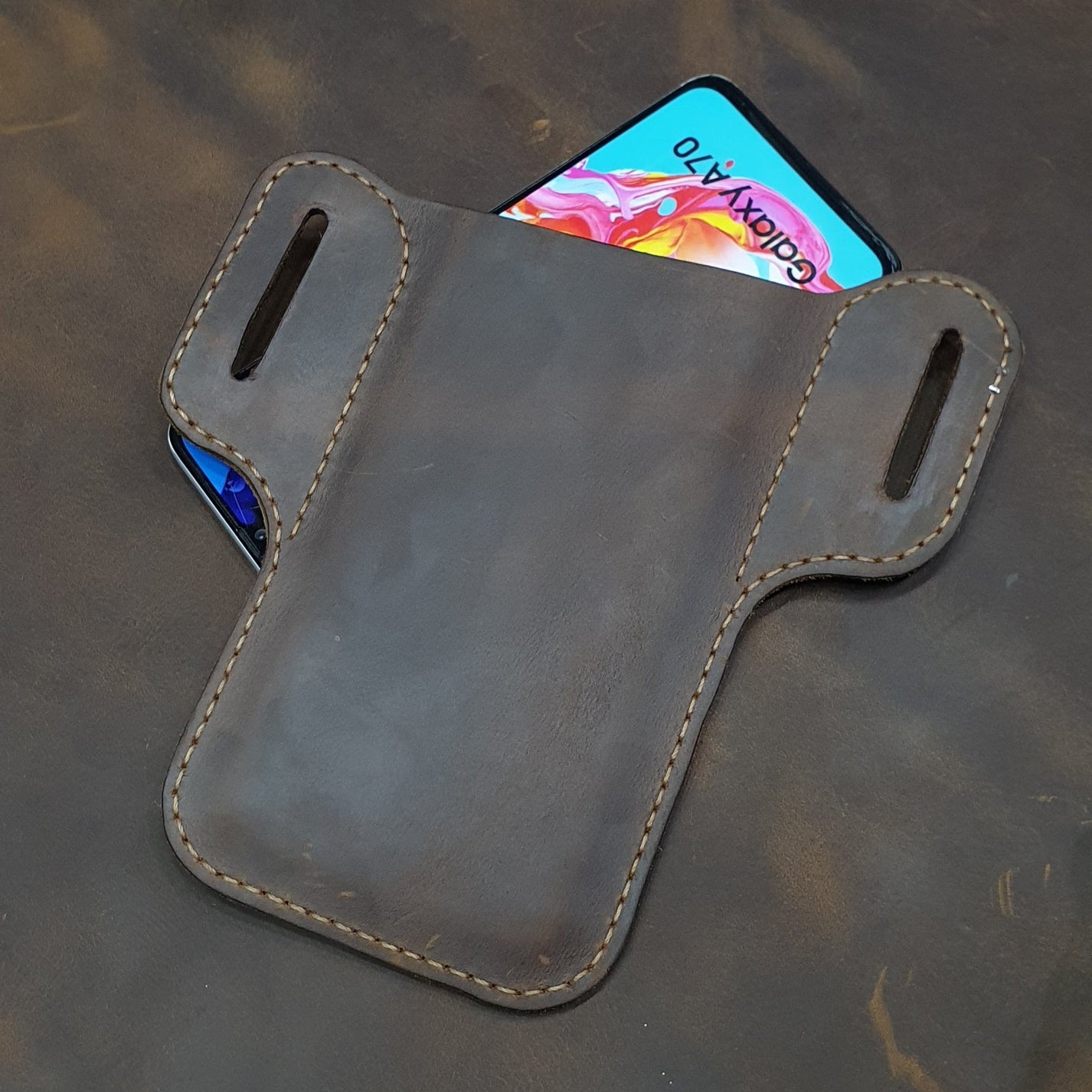 Handmade leather phone case with belt loop | indianleathercraft ...